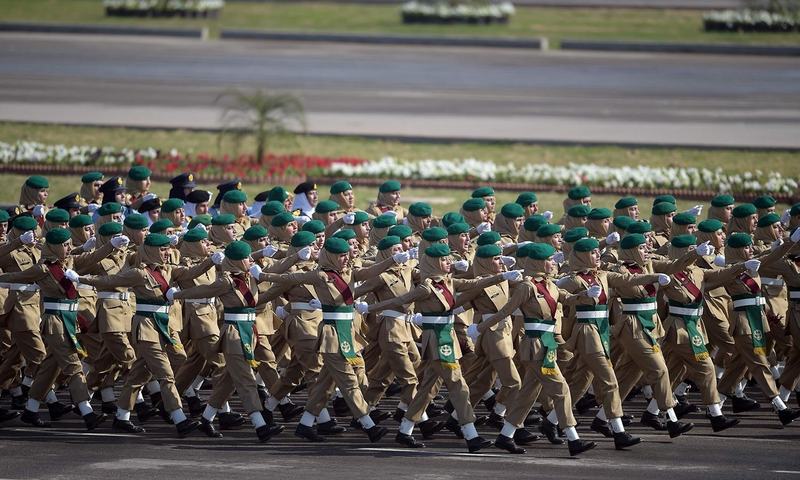 In pictures: The Pakistan Day parade - Pakistan - DAWN.COM
