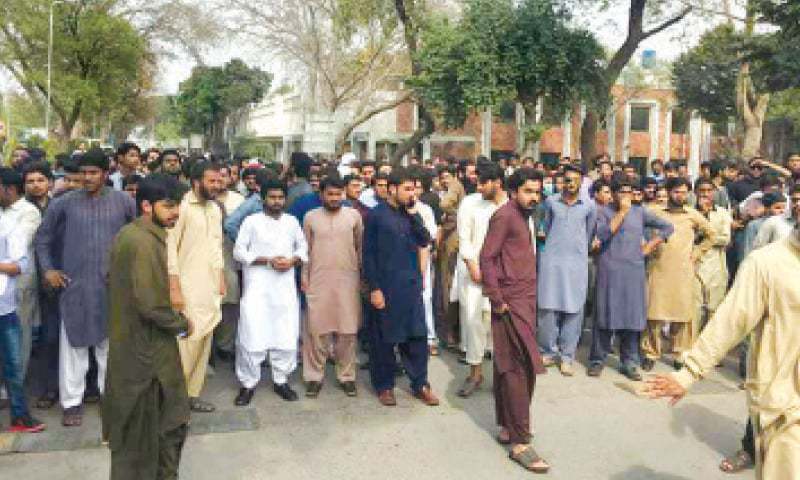 Pakhtun students protest ‘inaction’ against IJT - Pakistan - DAWN.COM