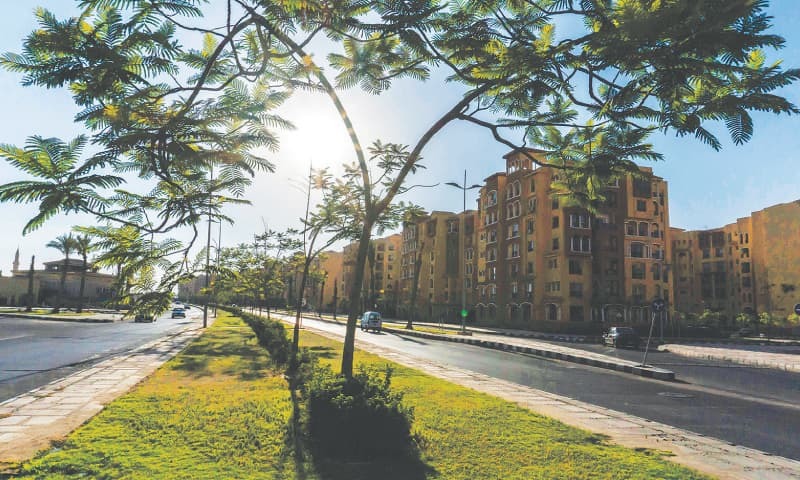 Gated compounds keep the rich away from Cairo’s chaos - World - DAWN.COM