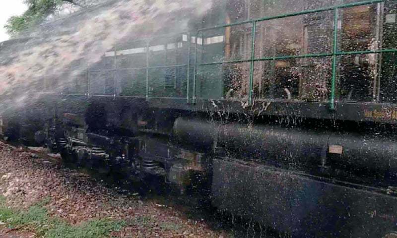 Train engine catches fire - Newspaper - DAWN.COM