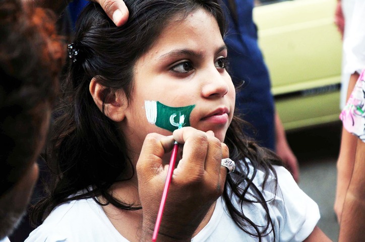 In pictures: Celebrations across Pakistan on its 70th birthday - DAWN.COM