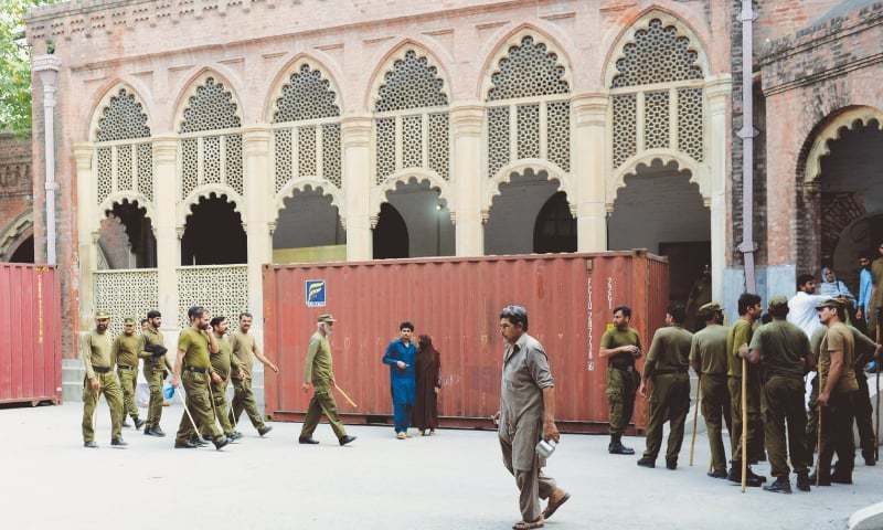 Lawyers protest media coverage of clash with Lahore police - Pakistan ...