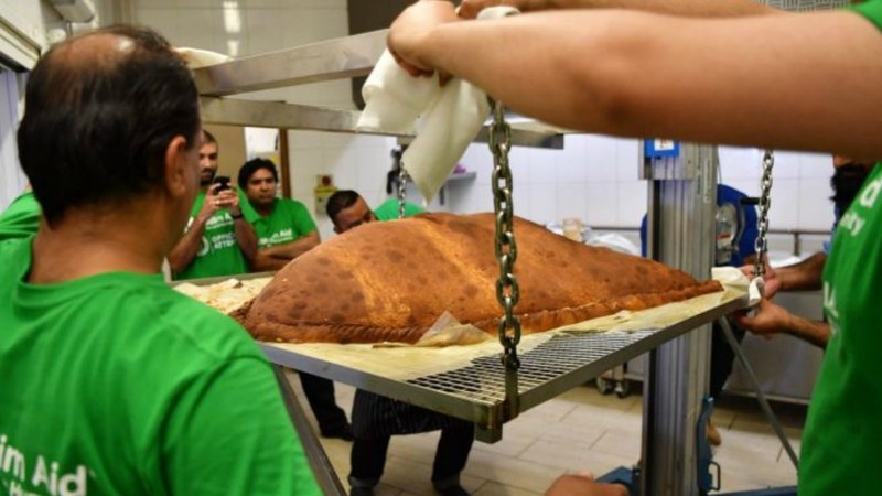 A 153kg samosa just broke world records in London - Local - Images