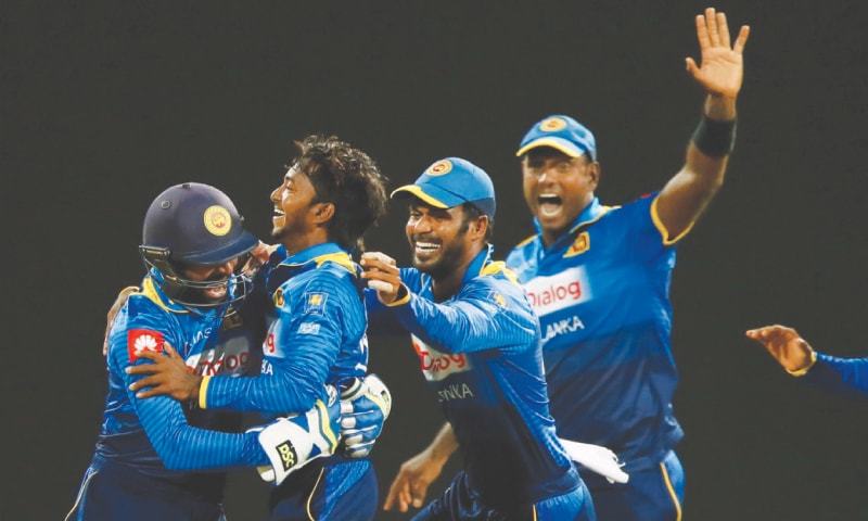 Kumar, Dhoni help India overcome Sri Lanka - Newspaper - DAWN.COM