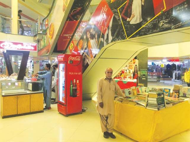 Footprints: The invisible man - Newspaper - DAWN.COM
