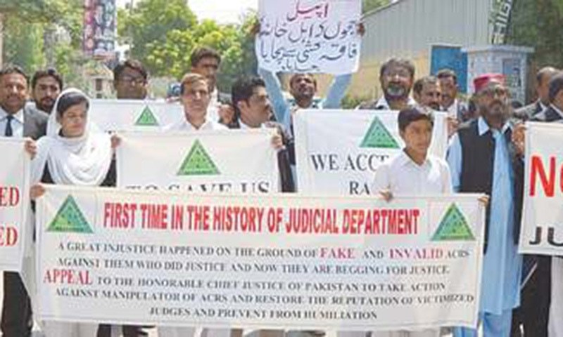 Dismissed civil judges demand justice - Pakistan - DAWN.COM