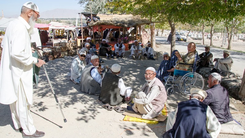 The graveyard where the Hazaras of Quetta celebrate life - DAWN.COM