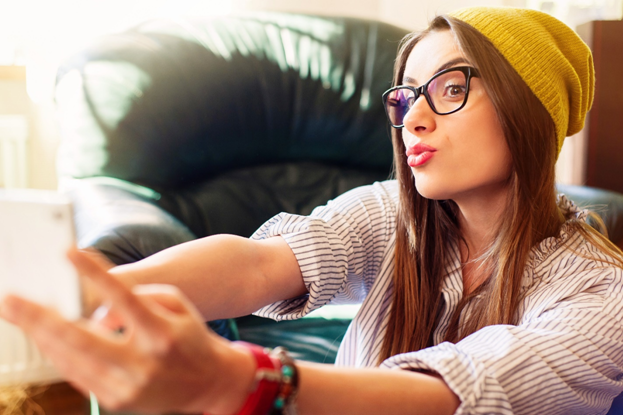 5 things to keep in mind for the perfect selfie - DAWN.COM