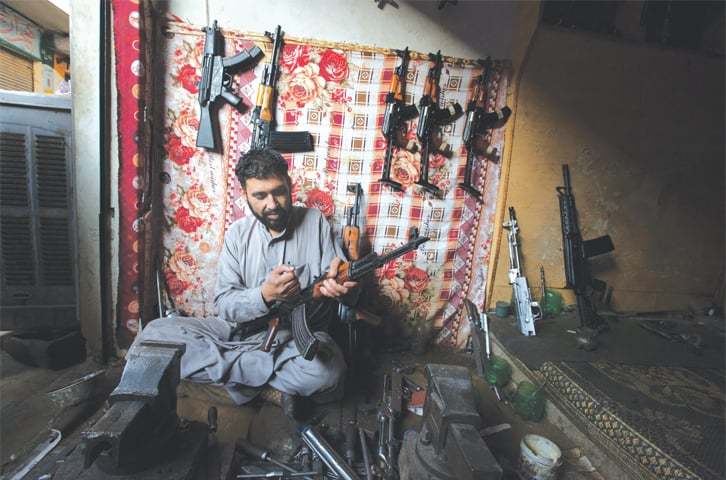 CULTURE: THE GUNSMITHS OF DARRA - Newspaper - DAWN.COM