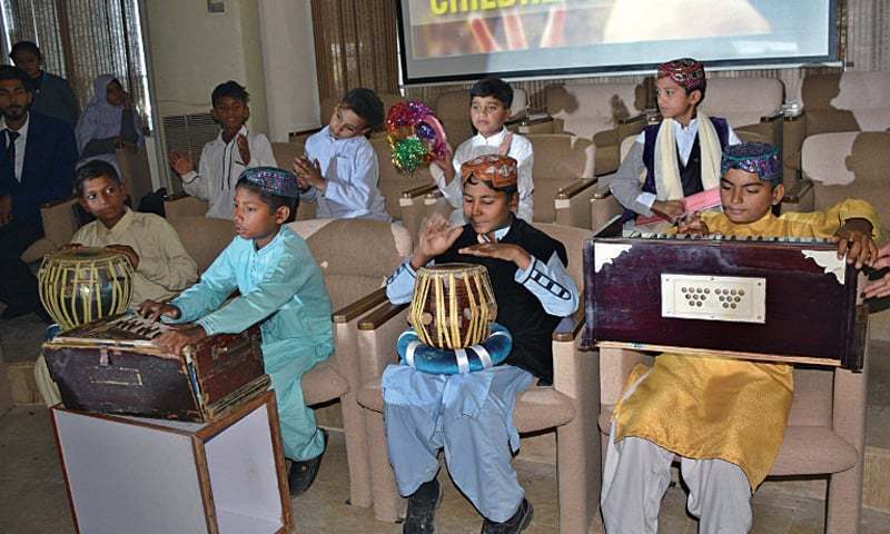 Students shine light on plight of the marginalised - Newspaper - DAWN.COM