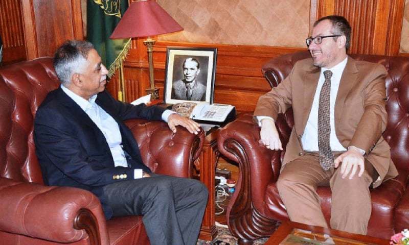 Outgoing Italian CG calls on governor - Newspaper - DAWN.COM
