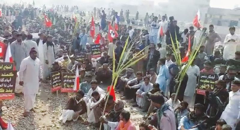Growers hold protests in several towns against closure of sugar mills ...