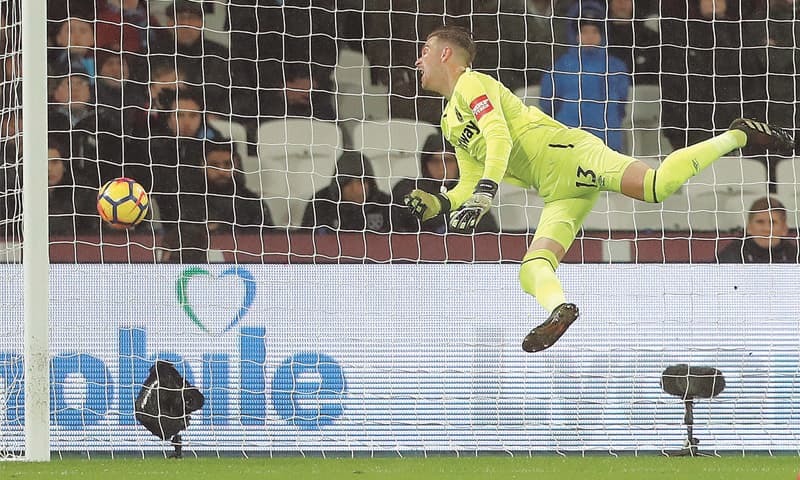 Normal service resumes as City end festive programme with 15-point lead ...