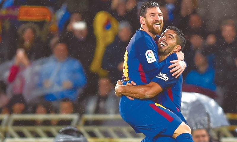 Suarez inspires stunning Barca comeback at Sociedad - Newspaper - DAWN.COM
