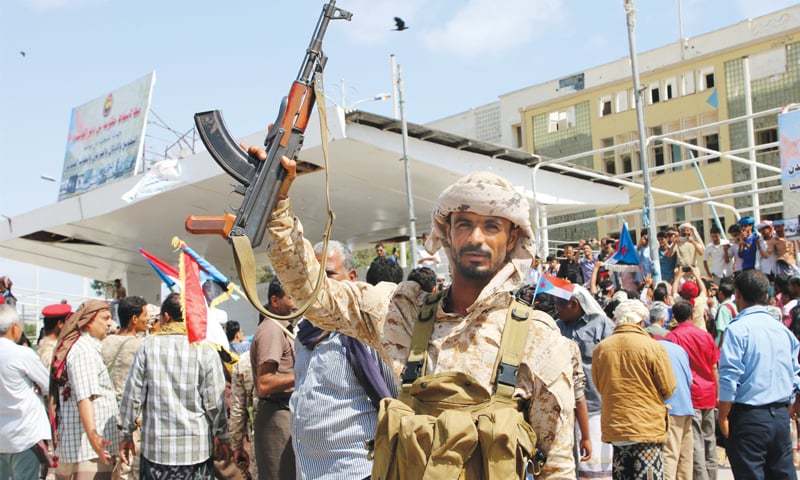 Separatists seize Aden, confine govt to palace - Newspaper - DAWN.COM