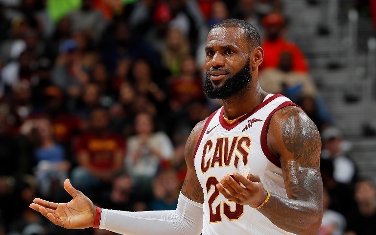 LeBron James could listen to Golden State Warriors' offer: report ...