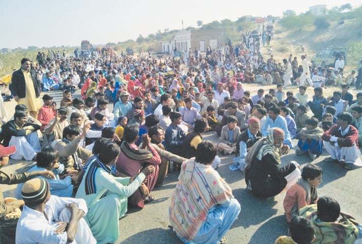 Scheduled caste community protests graveyard encroachment - Newspaper ...