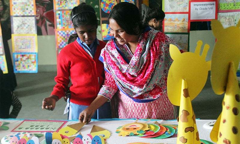 Girls at Karachi govt school showcase artistic flair, science projects ...