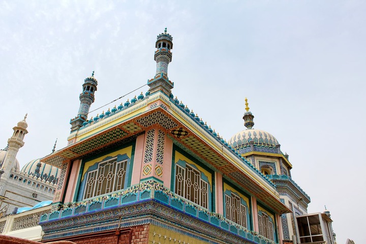 An architectural marvel, the Bhong Mosque is the most visually stunning ...