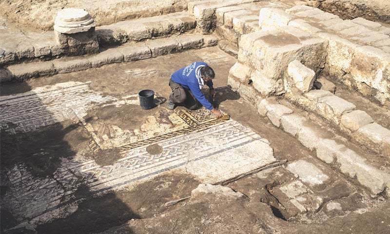 Israeli archaeologists find rare Roman-era mosaic - World - DAWN.COM