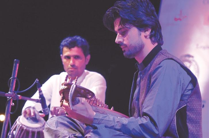 Music festival attracts large crowd on final day - Newspaper - DAWN.COM