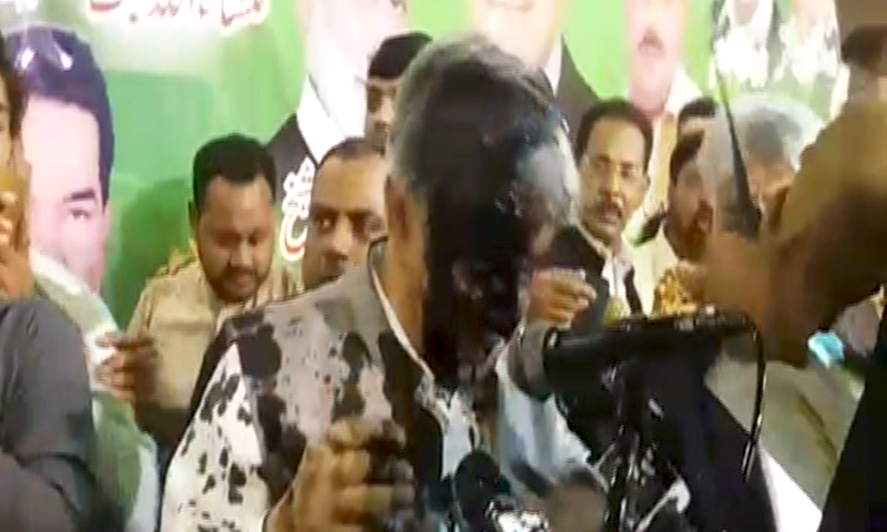 Ink thrower sent behind bars for a month - Pakistan - DAWN.COM