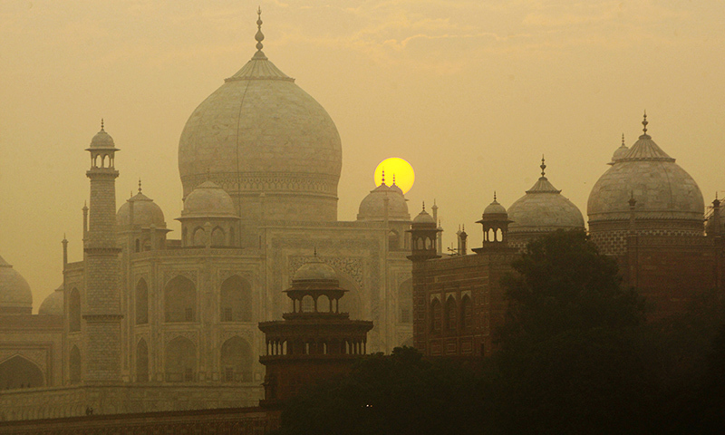 India’s top court slams govt over Taj Mahal decay - World - DAWN.COM