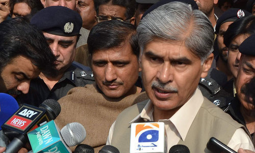 Former IG escapes after dismissal of bail plea - Pakistan - DAWN.COM