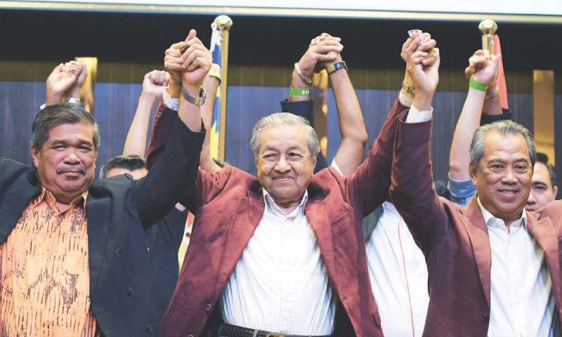 Mahathir-led bloc ends ruling party’s 60-year hold on power - World ...