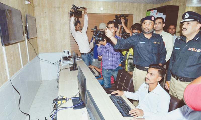 Sindh IG opens women, child protection desk - Pakistan - DAWN.COM