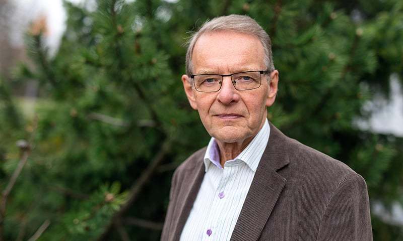 Tech 'Nobel' awarded to Finnish physicist for small smart devices ...