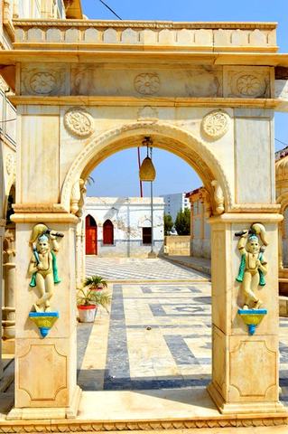 Sadh Belo temple: an abode of Udasipanth in Sindh - DAWN.COM