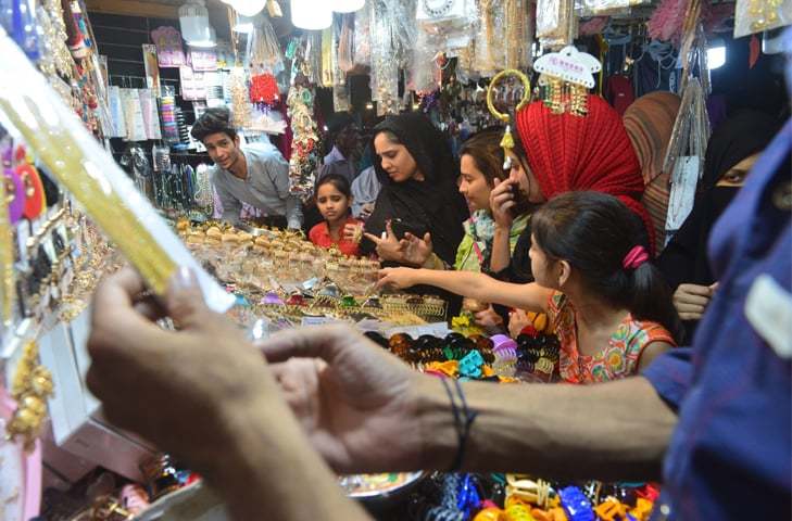 Eid sales present mixed picture across country - Pakistan - DAWN.COM