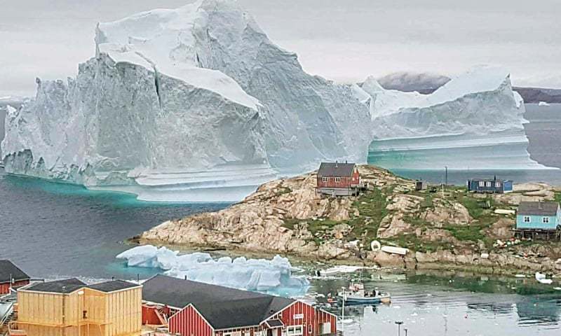 Huge iceberg off Greenland sparks fears of tsunami - World - DAWN.COM