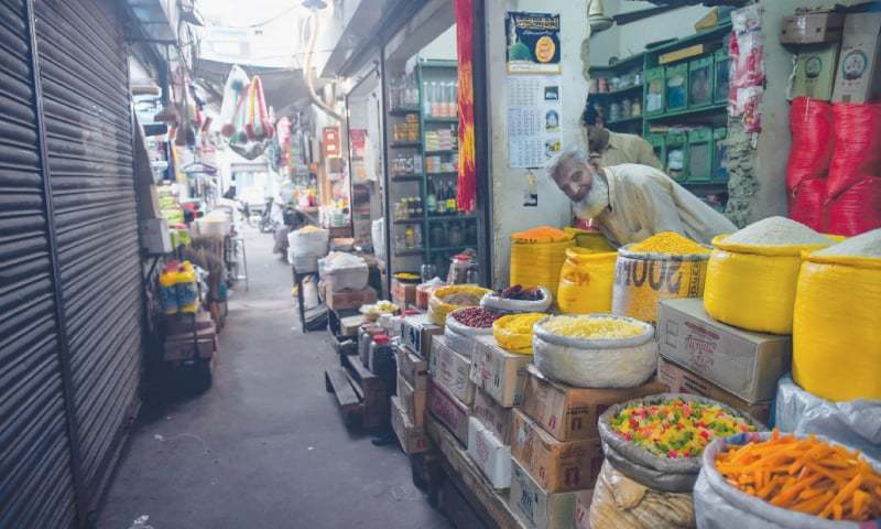 The mart vs your neighbourhood parchun ki dukaan - Newspaper - DAWN.COM