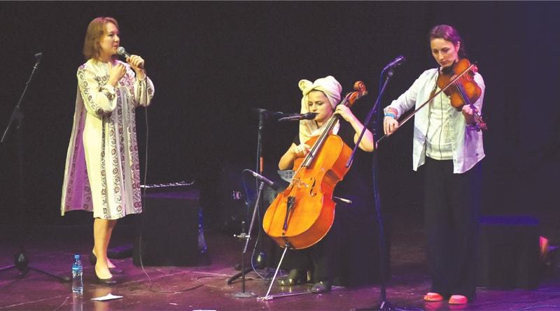 Terrific trio - Newspaper - DAWN.COM