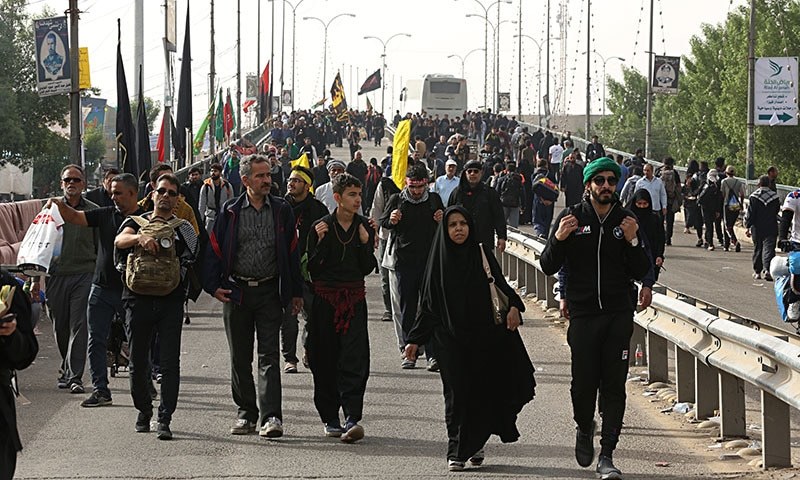 Iranians find joy in serving pilgrims on road to Karbala - World - DAWN.COM