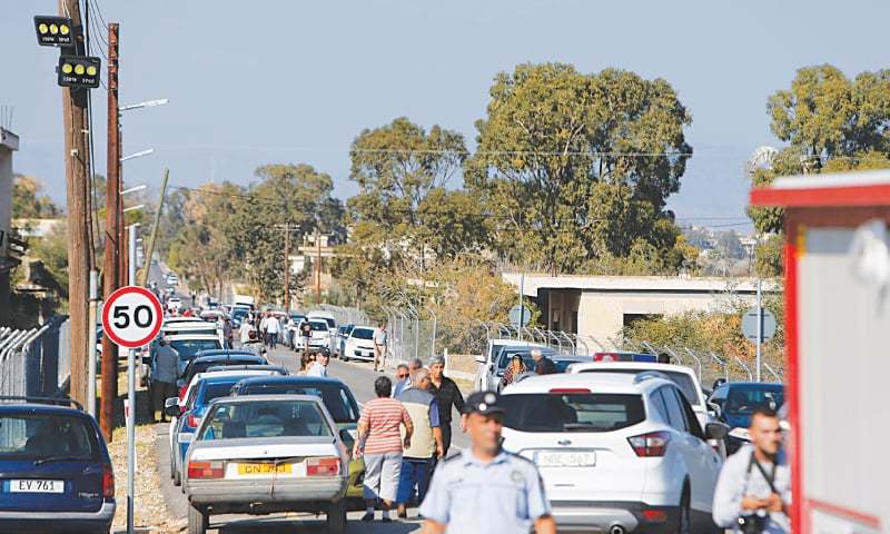 New border crossings open in divided Cyprus - Newspaper - DAWN.COM