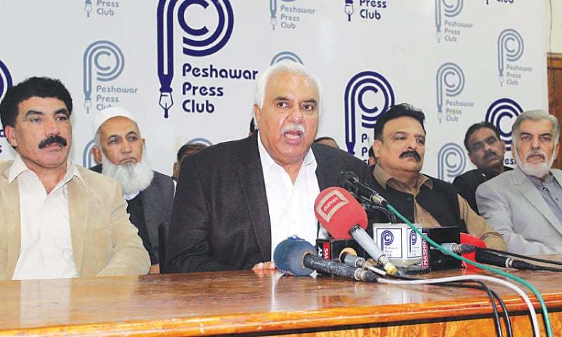 Imran eyes uplift of football, meets PFF candidate Dogar - Sport - DAWN.COM