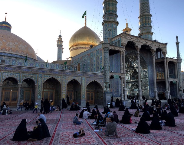 On Persian pilgrimages, Pakistanis and Indians reconnect with Iran ...