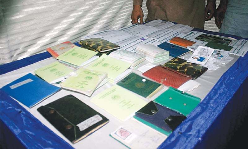 Security personnel among 10 held for issuing fake arms licences ...