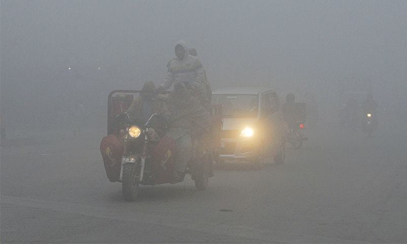 Power crisis hits Punjab amid dense fog - Pakistan - DAWN.COM