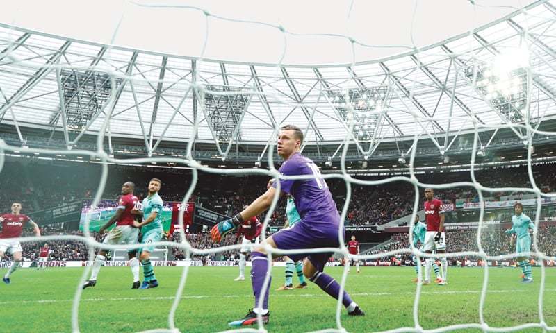 Rice’s first West Ham goal sinks Arsenal - Newspaper - DAWN.COM