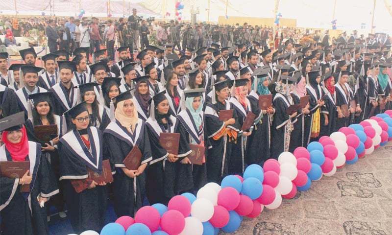 Girls outshine boys at NED convocation - Newspaper - DAWN.COM