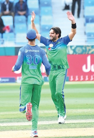 Veterans Malik, Afridi unite to sink champions - Newspaper - DAWN.COM