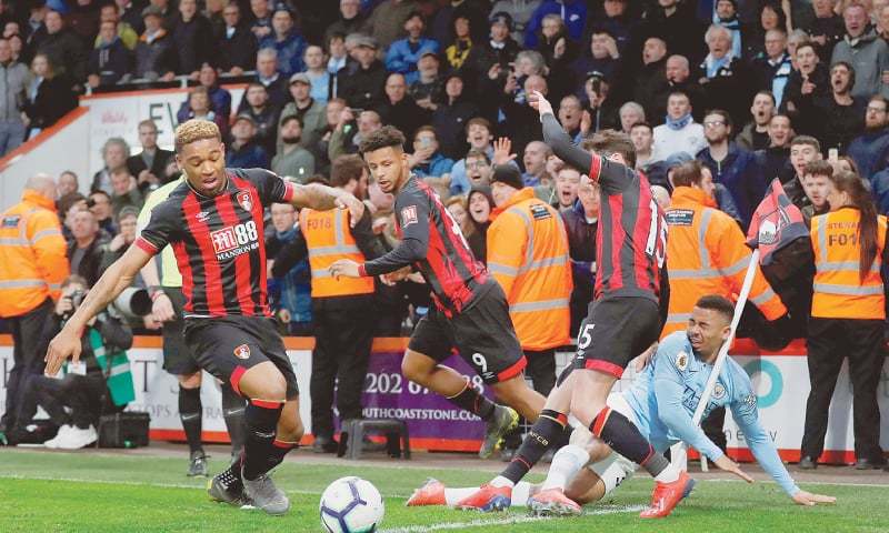 Chelsea down Fulham in entertaining derby - Newspaper - DAWN.COM