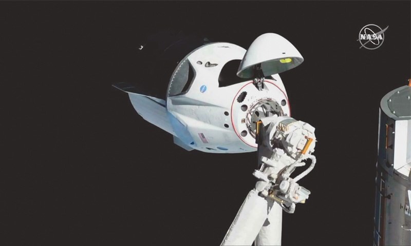 SpaceX Dragon capsule successfully docks on ISS - Newspaper - DAWN.COM