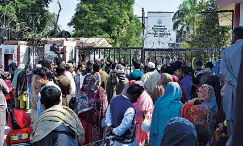 Doctors on strike, patients protest denial of treatment - Newspaper ...