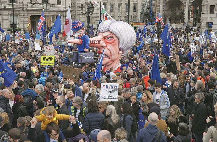 Massive march in London for new Brexit referendum - Newspaper - DAWN.COM