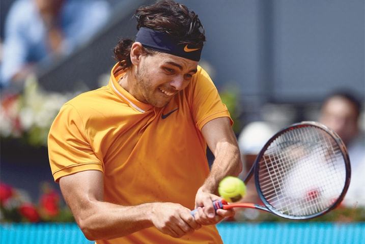 Federer wins on long-awaited clay return - Newspaper - DAWN.COM